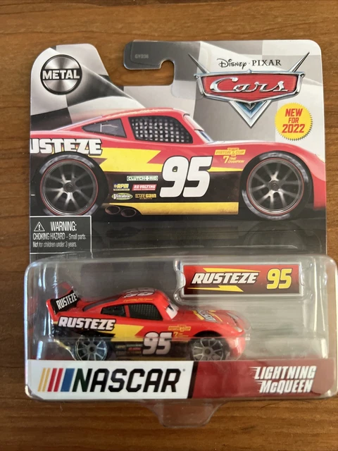 MATTEL DISNEY PIXAR Cars NASCAR Lightning McQueen Rusteze 95 Nuovo per ...