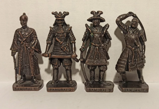 VENDO SOLDATINI KINDER serie completa samurai 40mm bruniti scame EUR 5 ...