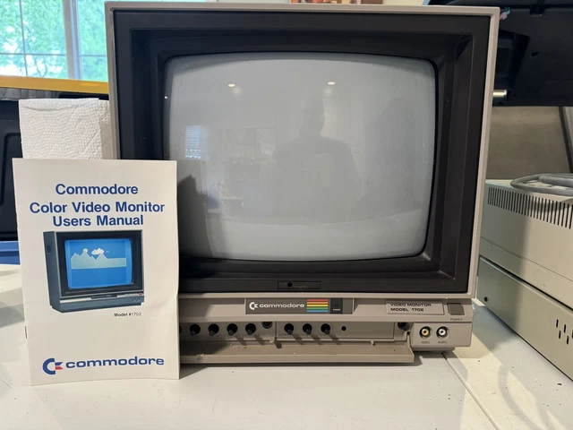 1984 COMMODORE HOME Computer Video Color Monitor Model 1702 $230.00 ...