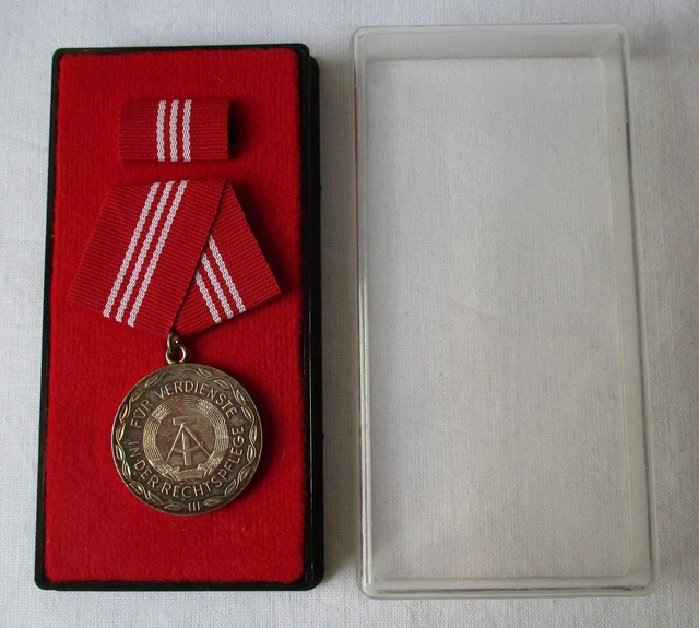 DDR MEDAILLE FÜR Verdienste in der Rechtspflege in Bronze Bartel 201 b ...