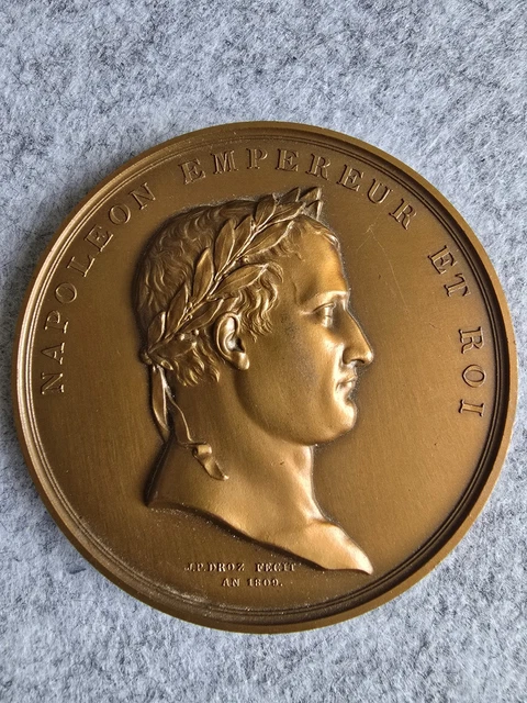 FRANKREICH BRONZEN MEDAILLE Napoleon Kaiser und König 195,2 Gr.. EUR ...