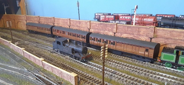 THREE MALLARD MODELS brass kit built Gresley 50' coaches £104.72 ...