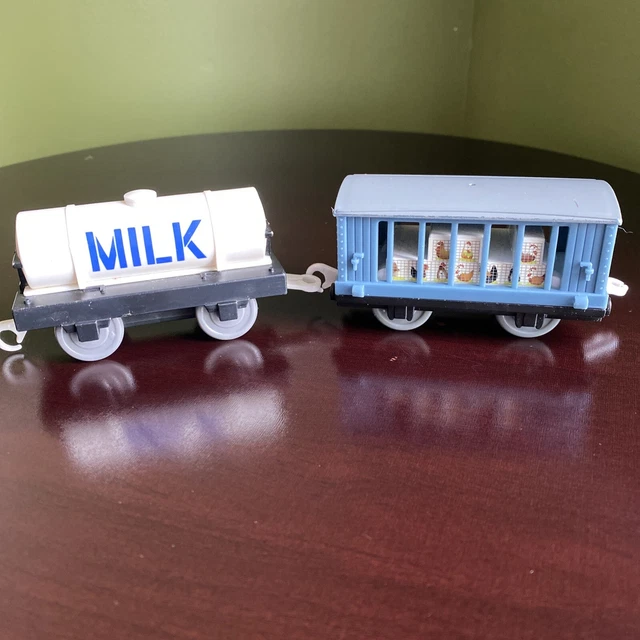 THOMAS & FRIENDS Trackmaster Sodor Milk Tankard & Chicken stock car ...