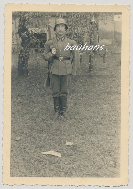 FOTO SOLDAT-WEHRMACHT -STAHLHELM-KARABINER K98 2.WK (e202) EUR 3,50 ...