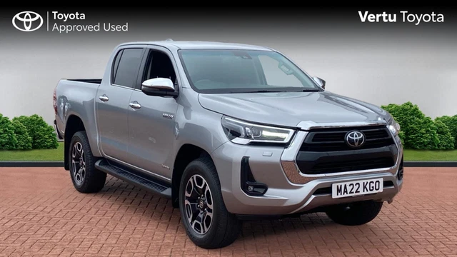 2022 TOYOTA HILUX Diesel Invincible D/Cab Pick Up 2.8 D-4D Auto Double ...