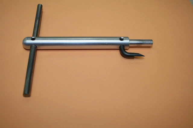 DINKER DINKING TOOL. Hand-operated. Enlarges vinyl record centre holes ...