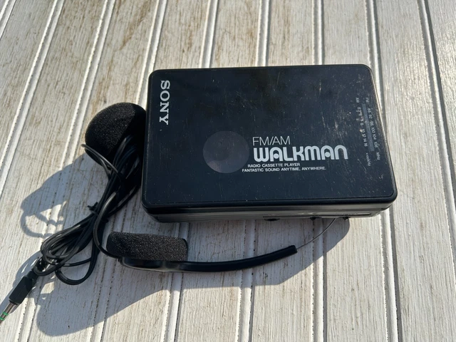 SONY WALKMAN CASSETTE Player FM/AM Radio WM-AF22 w/MDR-006 Headphones ...