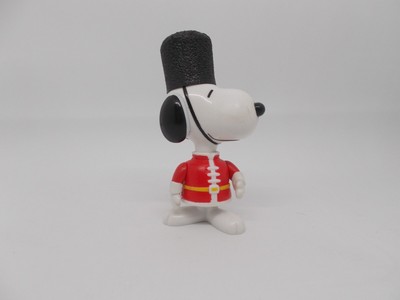 SCHLEICH PEANUTS SNOOPY British Royal Queen's Guard McDonald'S HAPPY ...