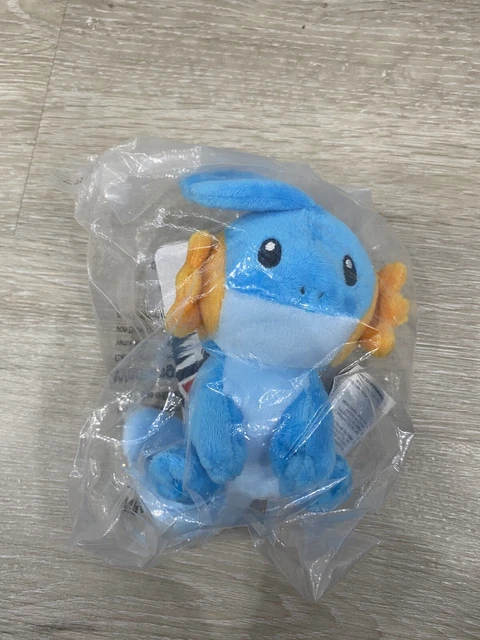 POKÉMON MUDKIP PLUSH | Official Pokémon Center Exclusive | Sitting ...