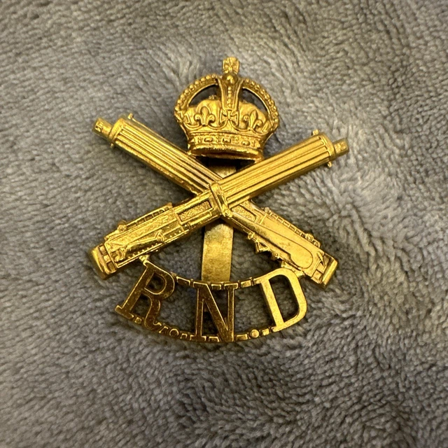 FIRST WORLD WAR CAP BADGE MACHINE GUN BATTALION 63rd ROYAL NAVAL ...