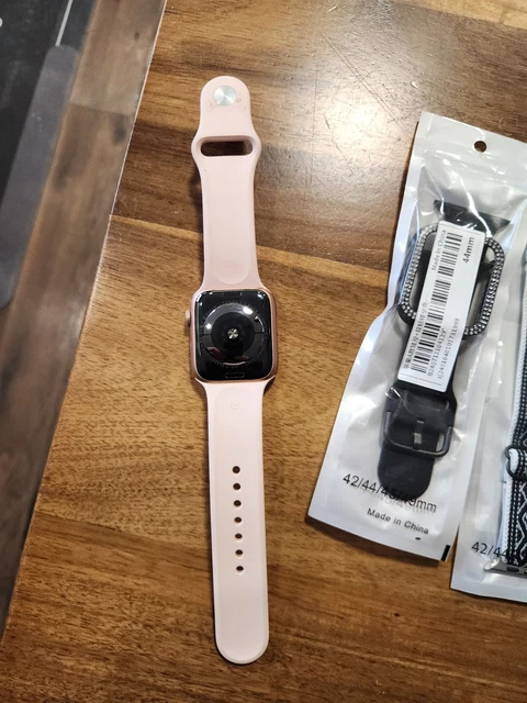 APPLE WATCH SERIES 5 44mm Gold-Tone Aluminium Case with Several Bands ...
