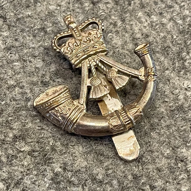 UK BRITISH ARMY Surplus Issue The Rifles Regiment Metal Cap & Beret ...