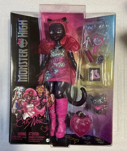 MONSTER HIGH CATTY Noir Fashion Doll with Pet Cat Amulette and ...