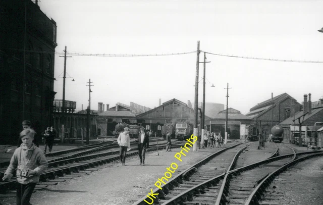 RAILWAY PHOTO 6X4 View of Locomotives Swindon Shed March 1964 £2.50 ...
