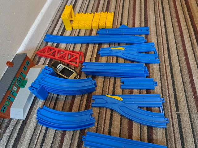 TOMY THOMAS THE Tank Engine Train Trackmaster Bundle Station Platform ...