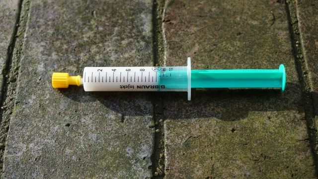 KLÜBER ISOFLEX TOPAS NB 5051 graisse pour projecteurs - 9 grammes EUR ...