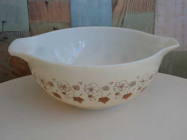 RARE VINTAGE JAJ Pyrex England Med Cinderella Utility Bowl *1960 Gold ...