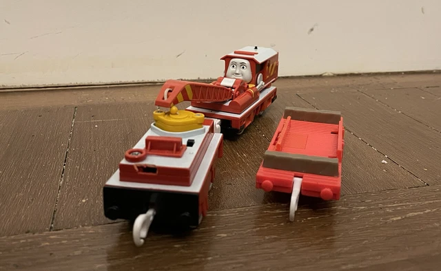 TOMY TRACKMASTER THOMAS And Friends Rocky Motorised Train £14.99 ...