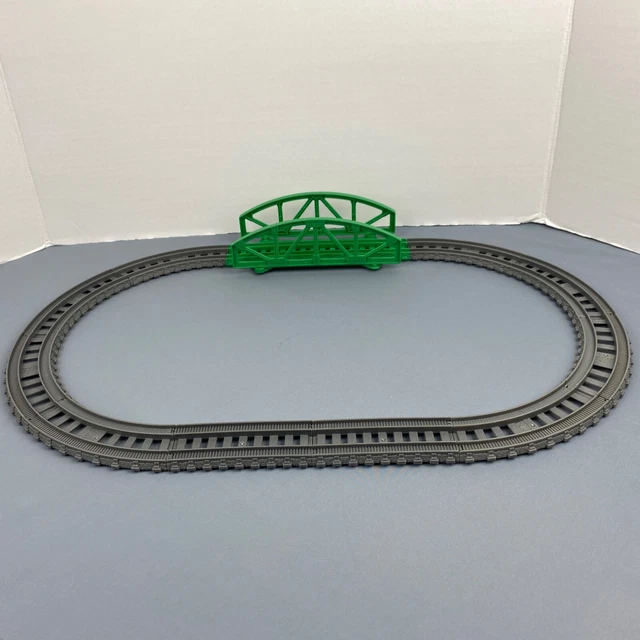 THOMAS THE TANK Engine Trackmaster Revolution Oval with Green Girder ...