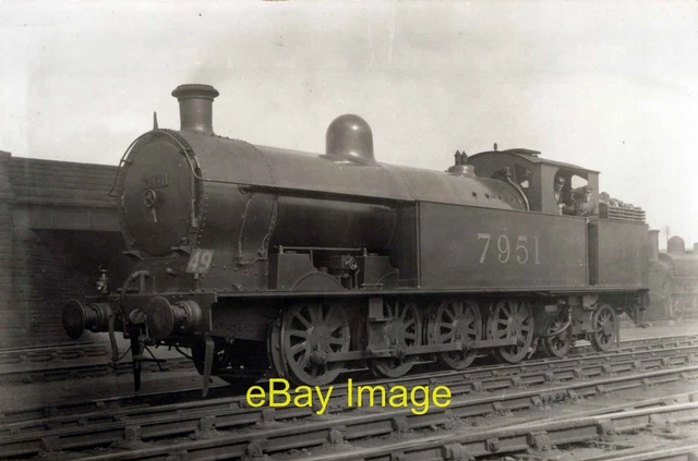 PHOTO RAILWAY 6X4 ex LNWR / LMS 7F 0-8-4T No 7951 unknown shed c1925 £6 ...
