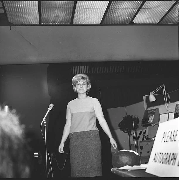 JACKIE TRENT APPEARS On Bbc Radio Show Pop Inn London 1965 Old Music ...