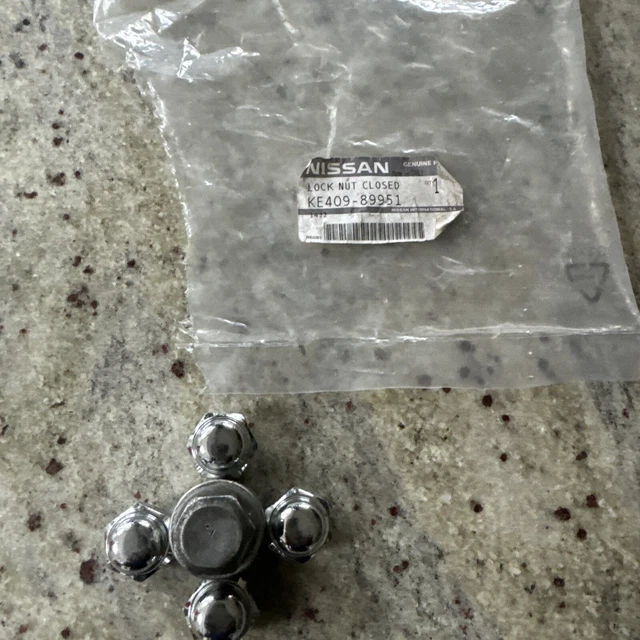 NEW GENUINE NISSAN X-Trail / Juke Set Of 4 Locking Wheel Nuts/Bolts ...