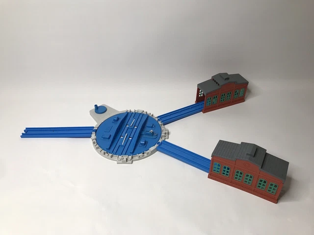 TOMY TRACKMASTER Thomas & Friends 2x Engine Shed And Turntable £10.99 ...