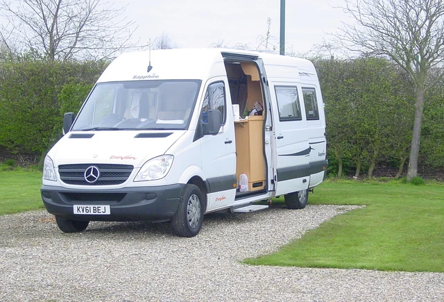 DEVON SAPPHIRE MOTOR Caravan Mercedes Sprinter MOT March 2018 Campervan ...