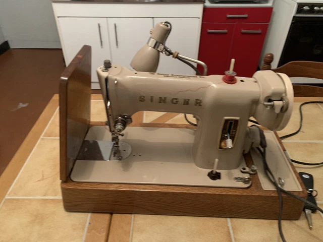 MACHINE A COUDRE Vintage Singer EUR 105,00 - PicClick FR