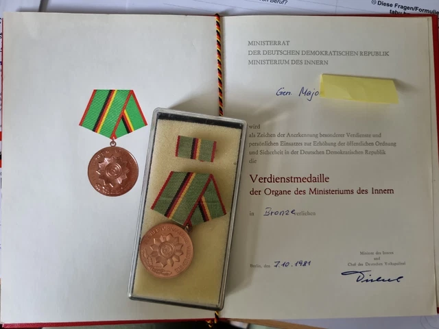 DDR MDI STASI Volkspolizei Medaille für hervorragende Verdienste mit ...