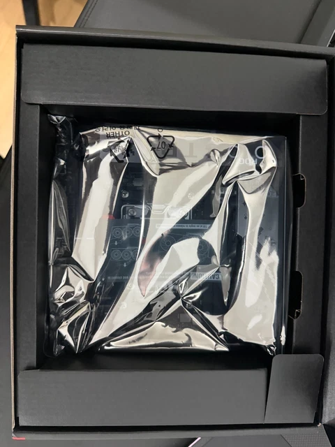 ASUS ROG STRIX X870-I GAMING WiFi, AMD X870, DDR5, AM5 PCIe 5.0, 2x M.2 ...