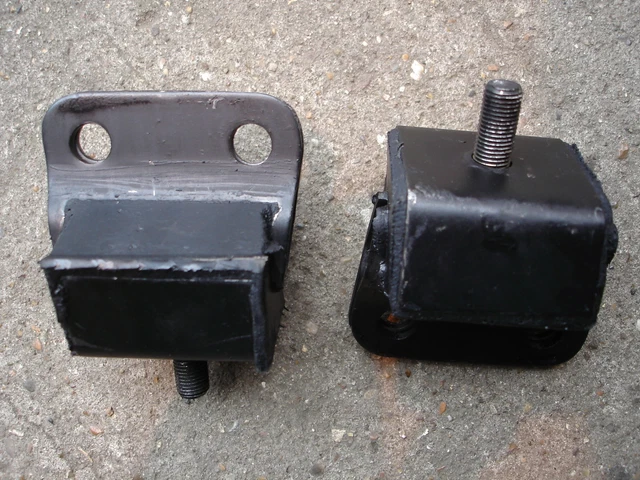 2 X TRIUMPH Herald Spitfire Dolomite 1300/1500 Engine Mounts UKC5334 ...