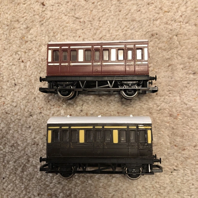 COLLECTION OF 4 Wheeled Coaches for Hornby OO Gauge Model Railway Train Sets £5.00 - PicClick UK