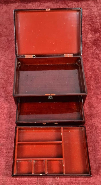 BOITE A BIJOUX Chinois. Bois Laqué. Signature De L'auteur. Xxe Siècle ...