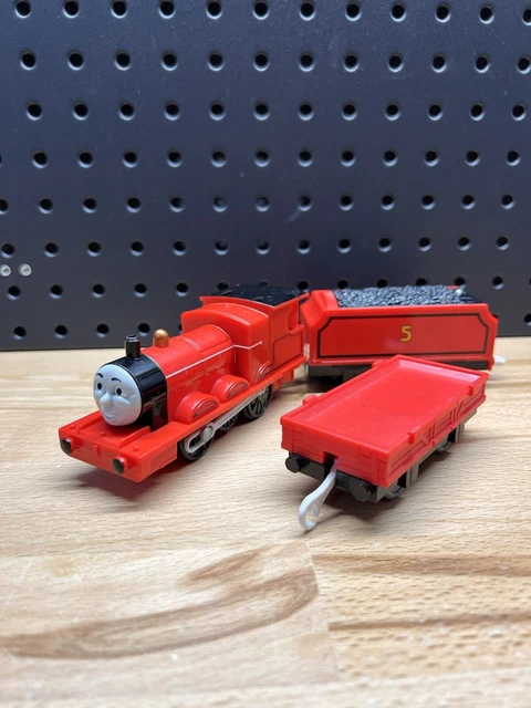 TOMY TRACKMASTER THOMAS & Friends "TALKING JAMES" 2009 WORKING ...