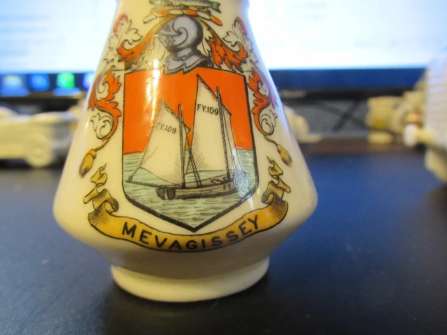 WH GOSS CRESTED china vase & Willow Art coal wagon Arms of Mevagissey £ ...