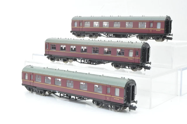 GRAHAM FARISH - 842/852/852A Rake of 3 Stanier Coaches BR Maroon 1st ...