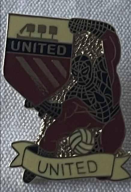 MANCHESTER UNITED SPIDER-MAN Badge Football PETER PARKER Man Utd MUFC ...