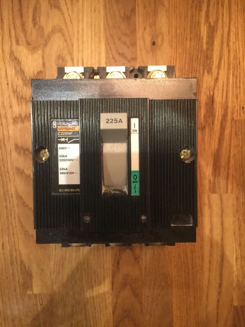 MERLIN GERIN 225 Amp Triple 3 Pole Mccb Circuit Breaker C225Ni C225Nf £ ...