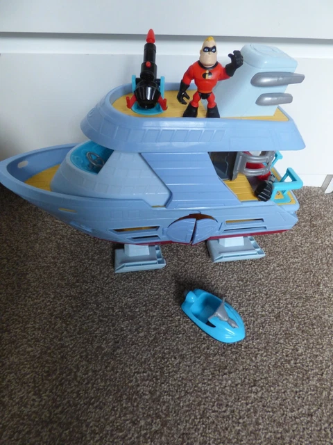 DISNEY PIXAR JAKKS Pacific The Incredibles 2 'Hydroliner Playset' Inc ...