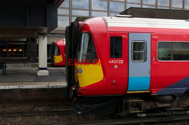 PHOTO CLASS 442 Line Up 442422 Stands Alongside 442417 At Gatwick ...