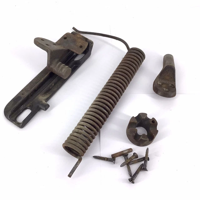 ANTIQUE VINTAGE SINGER Treadle Sewing Machine Cabinet Parts Spring ...