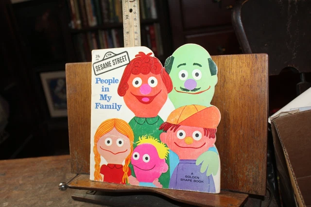1971 SESAME STREET People in My Family A Golden Shape Book £3.92 ...