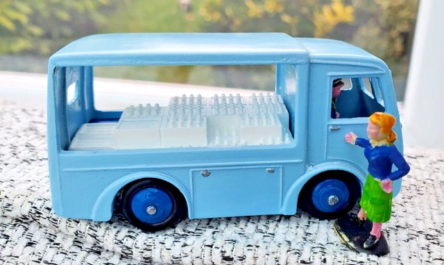 PALE BLUE CODE 3 Dinky 30V United Dairies Electric Diary Milk Float A ...