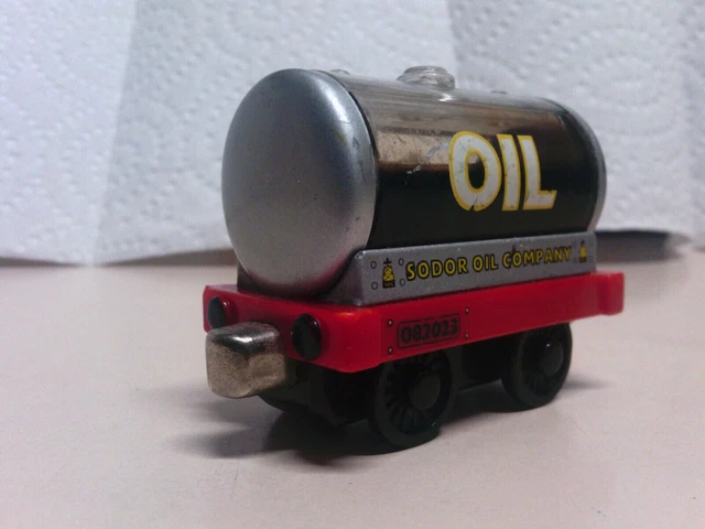 THOMAS AND FRIENDS Take Along Sodor Oil Company pétrolier 2006 métal ...