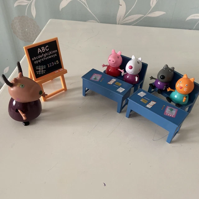 PEPPA PIG CLASSROOM set with Peppa Pig and Friends, Madame Gazelle ...