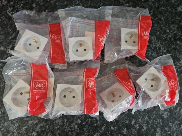 MK ELECTRIC K5834 WTE Französisch/Belgien 1G 16A 250V 2P + E Euro Skt (2Mod) 50 mm x 50 mm EUR ...