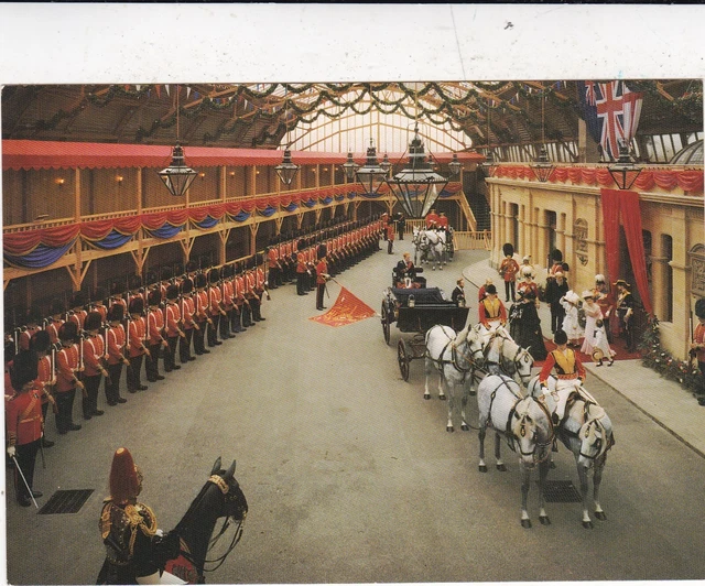 QUEEN VICTORIA WINDSOR & Eton Central Railway Station Postcard unused ...
