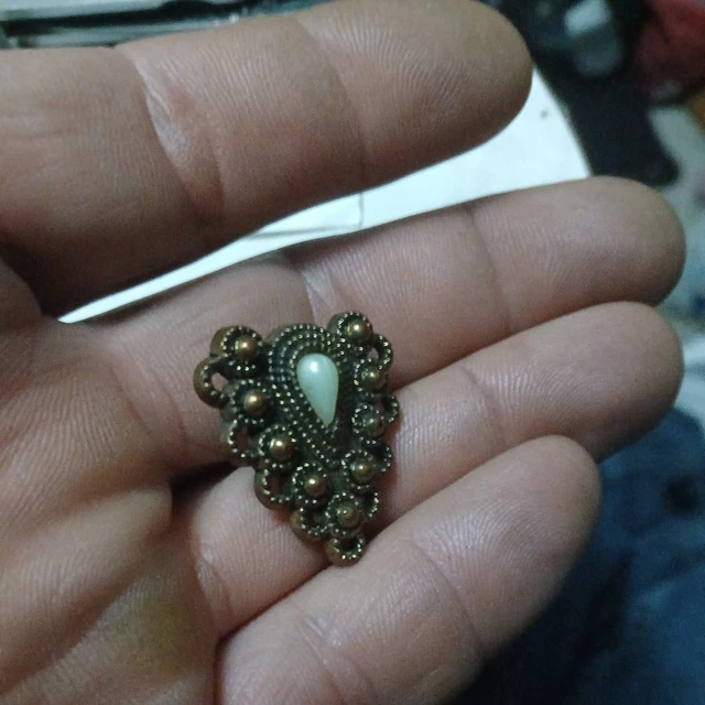 VINTAGE COLLECTIBLE ART Deco Pearl Plastic Pin Back Lapel Pin Hat Pin ...