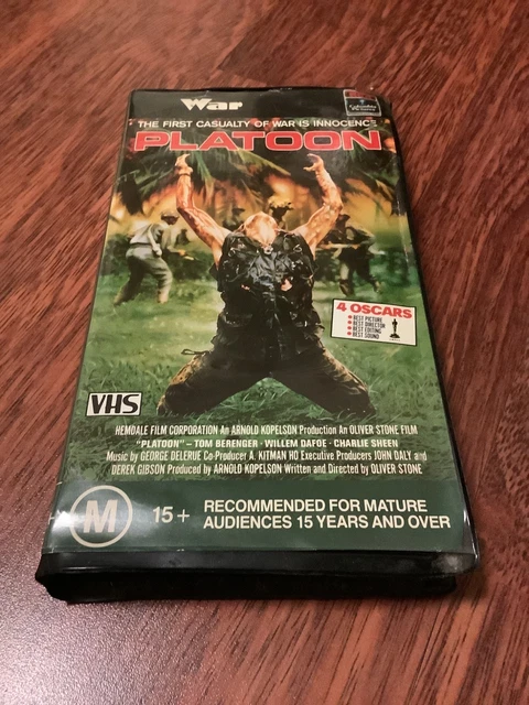 PLATOON VHS SMALL Clamshell Case 1986 Columbia Sheen Dafoe Aus Rare ...